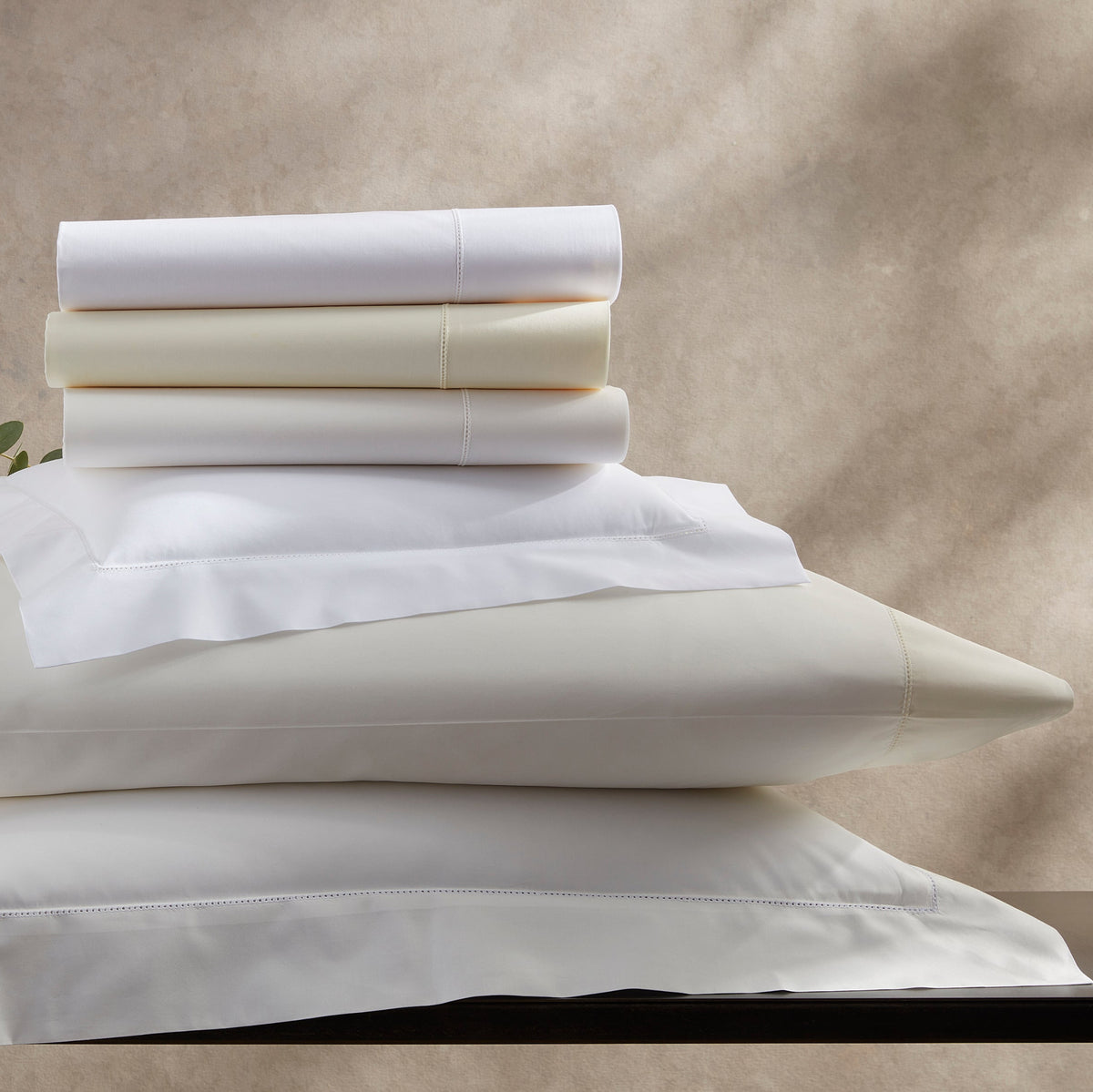 Matouk Luca Hemstitch Duvet Cover – The Picket Fence