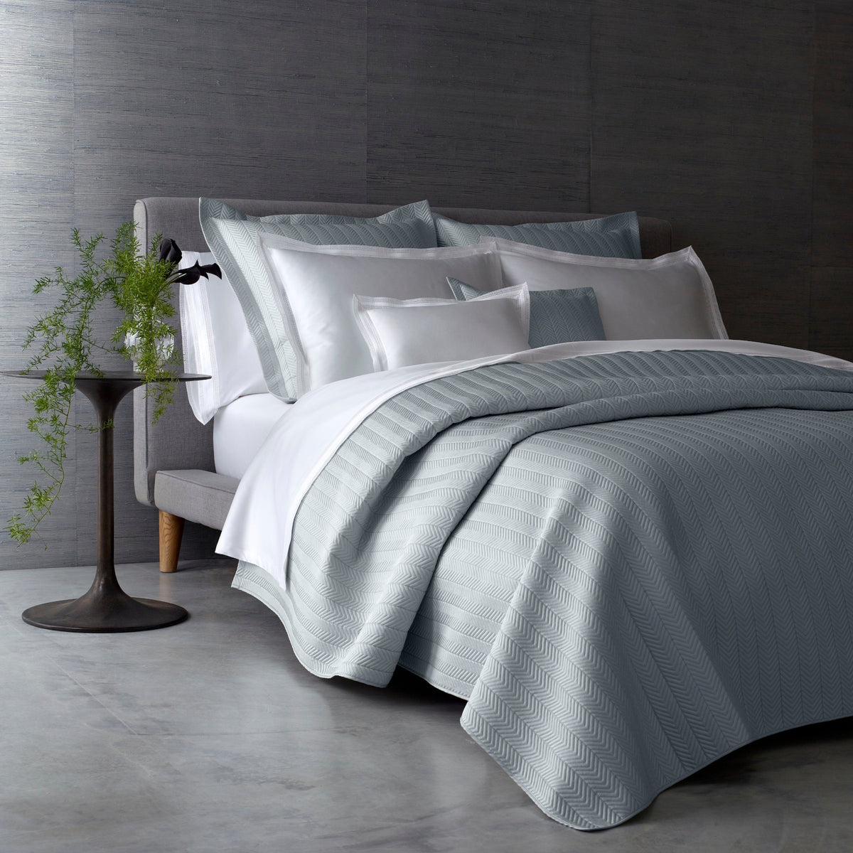 Matouk Netto Quilted Coverlet – The Picket Fence