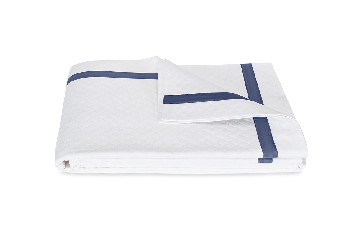 Matouk Lowell Matelassé Coverlet – The Picket Fence