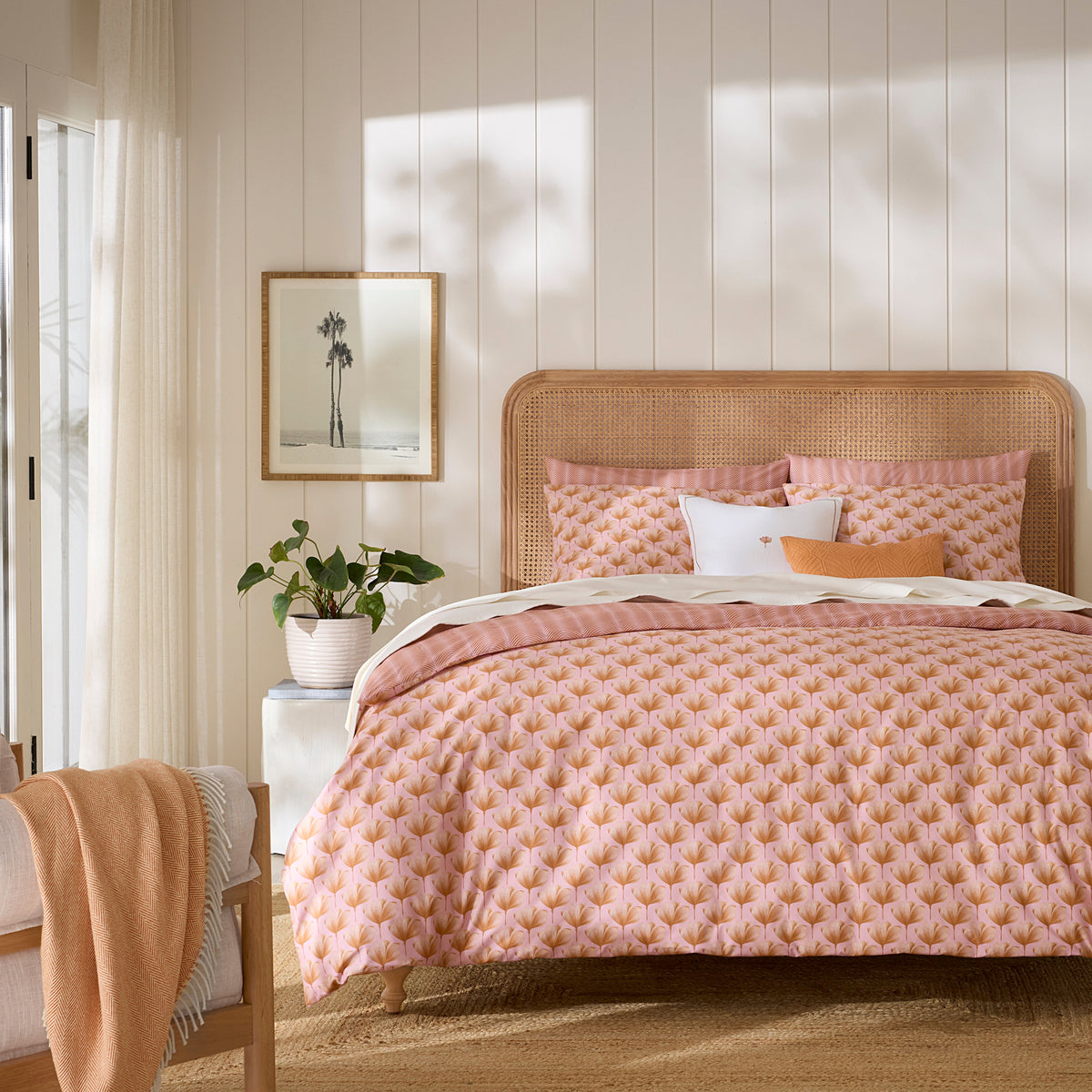 Sferra Edna Printed Ginkgo Leaf and Art Deco Pattern Reversible Duvet ...