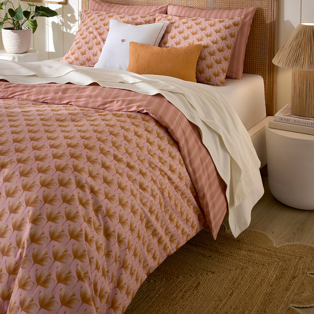 Sferra Edna Printed Ginkgo Leaf and Art Deco Pattern Reversible Duvet ...