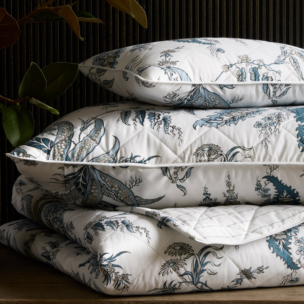 Matouk Schumacher Apolline Quilt + Shams – The Picket Fence