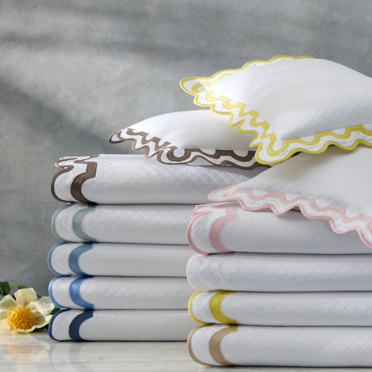 Matouk Mirasol Matelassé Coverlet – The Picket Fence