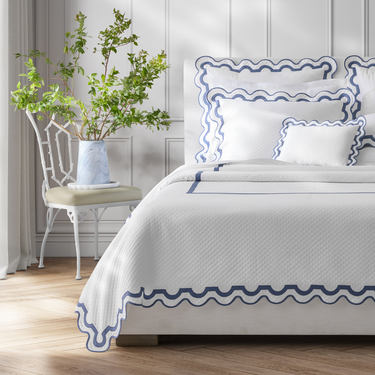 Matouk Mirasol Matelassé Coverlet – The Picket Fence